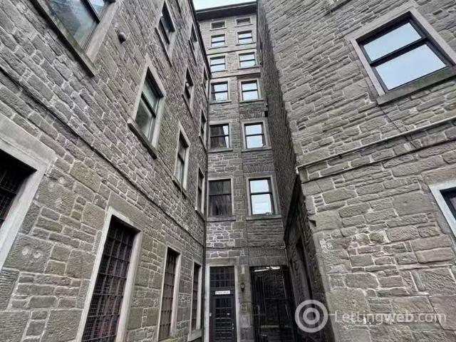 Cheap 2 BR Property to rent in 47 Pleasance Court, Dundee, DD1.