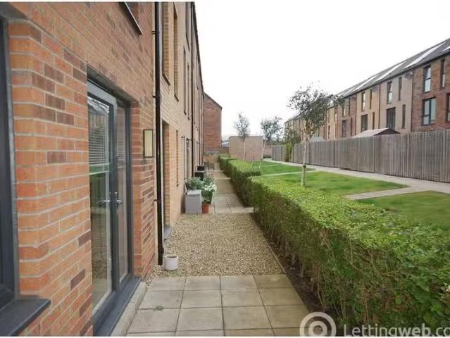 Cozy 2 BR Property to rent in 6 Adamslaw Place