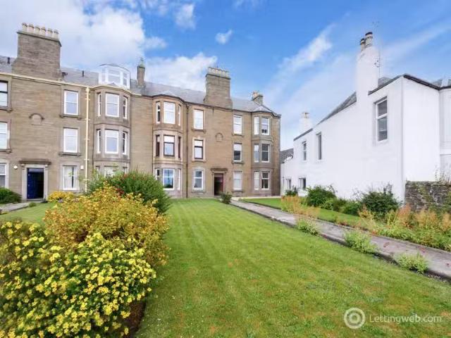 For Rent! 2 BR Property to rent in 95C, Beach Crescent, Brough.