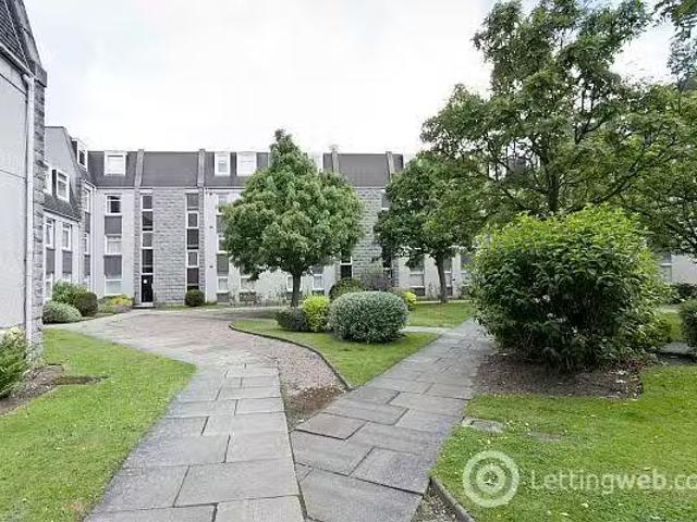 Cheap 2 BR Property to rent in Claremont Gardens,, Aberdeen.