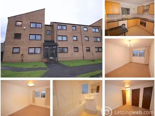 Nice 2 BR Property to rent in Clark Place, Trinity, Edinburgh.