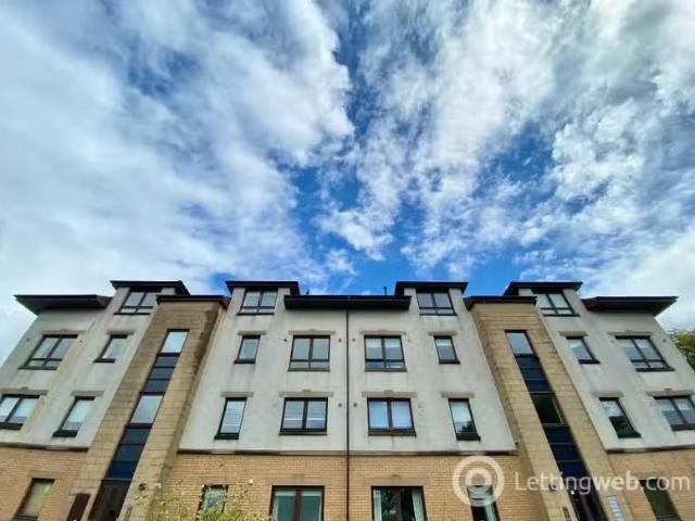 Cheap 2 BR Property to rent in Cleveden Road, Kelvindale, Glas.