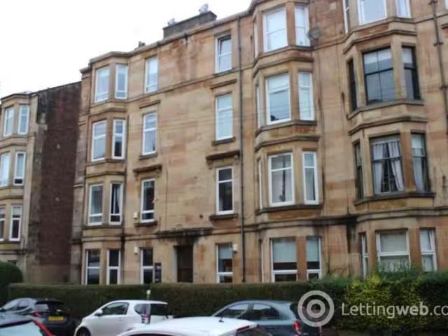 Cozy 2 BR Property to rent in Deanston Drive, Shawlands, Glasg.