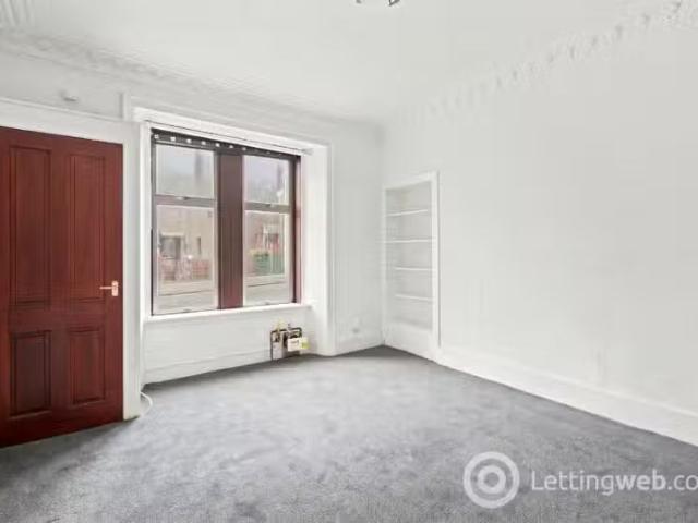 For Rent! 2 BR Property to rent in Dens Road, Stobswell, Dunde.