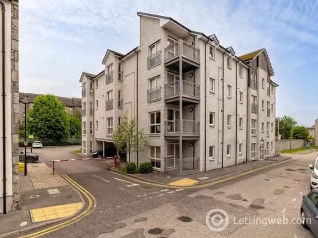 Cozy 2 BR Property to rent in Duff Street, The Courtyards, Abe.