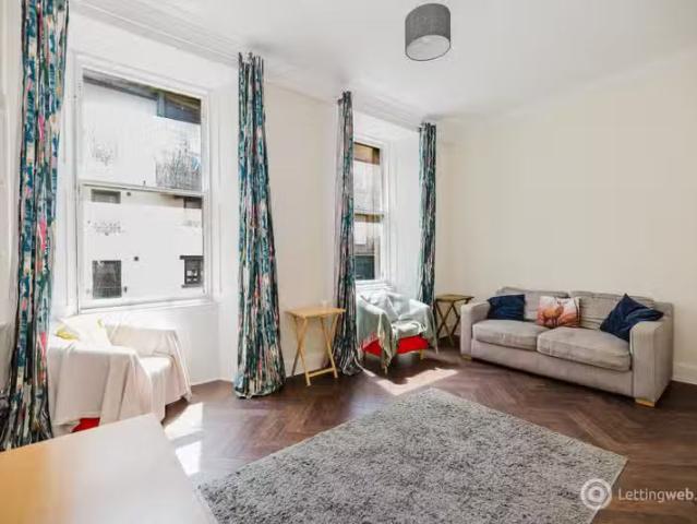 Charming 2 BR Property to rent in Dunbar's Close, Canongate, E.