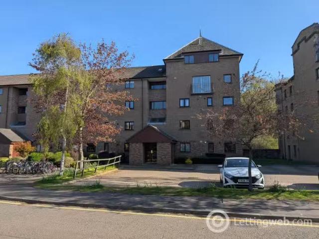 Nice 2 BR Property to rent in East Parkside, Edinburgh, Midlot.