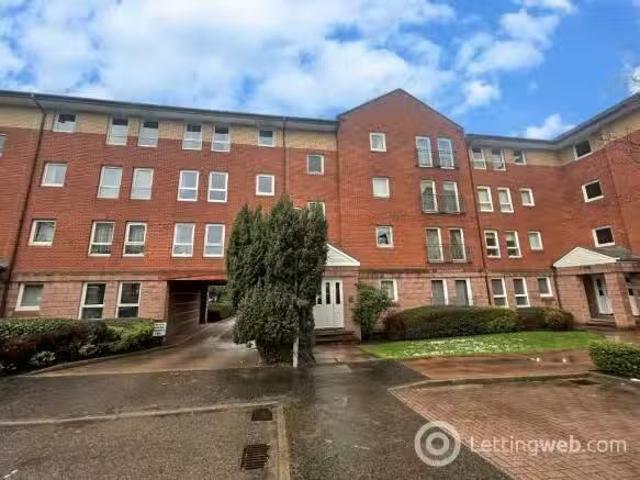 Cheap 2 BR Property to rent in Flat D