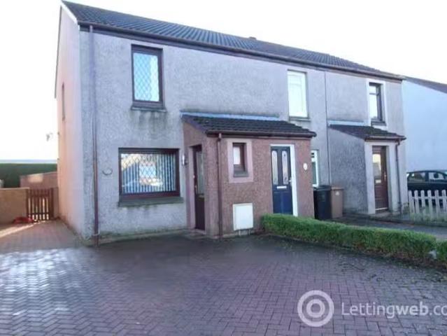 Charming 2 BR Property to rent in Lee Crescent North, Bridge o.