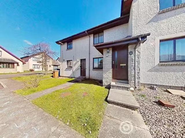 Nice 2 BR Property to rent in Lindsay Berwick Place, Anstruthe.