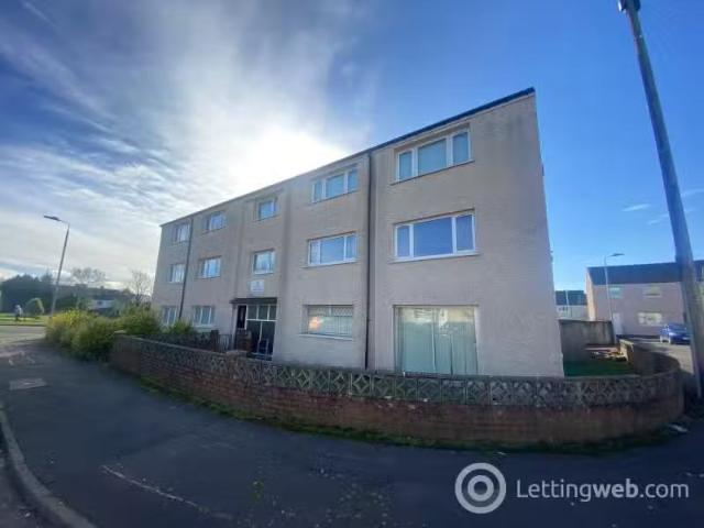 Unique 2 BR Property to rent in Montclair Place, Linwood, Pais.