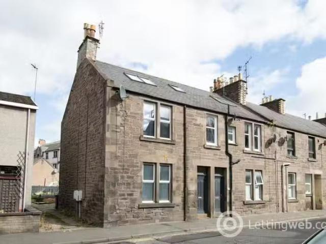 Deal! 2 BR Property to rent in Montrose Street, Brechin, Angus.