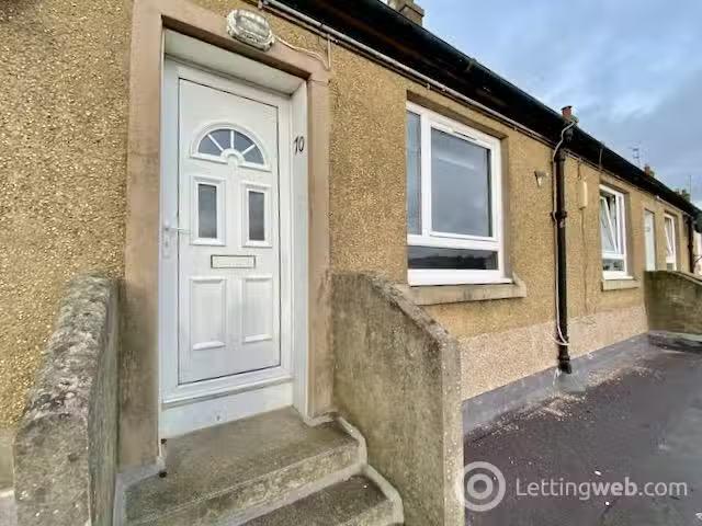 Rental! 2 BR Property to rent in Moredun Park Road, Moredun, E.