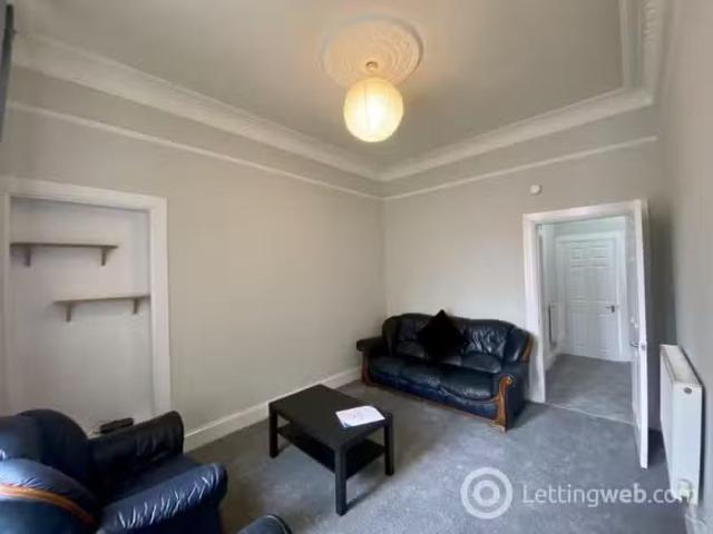 Just in! 2 BR Property to rent in Maxwellton Street, Paisley.