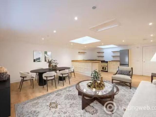 For Rent! 2 BR Property to rent in Market Street, Haddington.