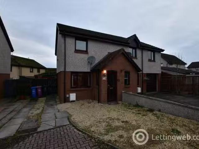 Cheap 2 BR Property to rent in Merrayton Court, Lossiemouth