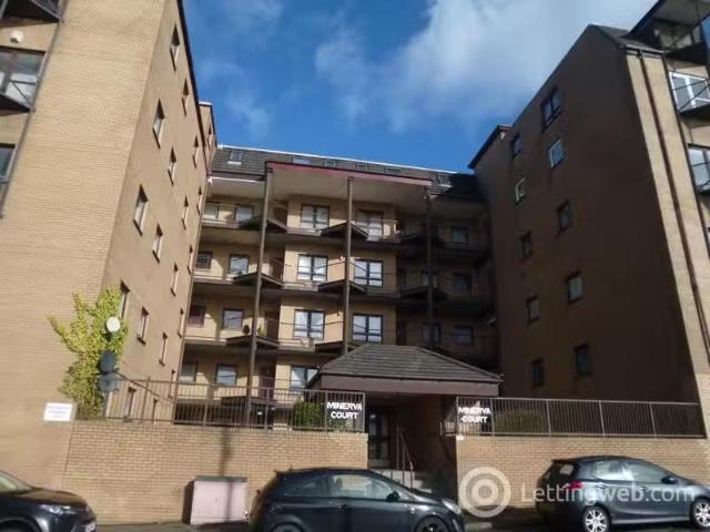 Nice 2 BR Property to rent in Minerva Court, Glasgow, G3 8EH