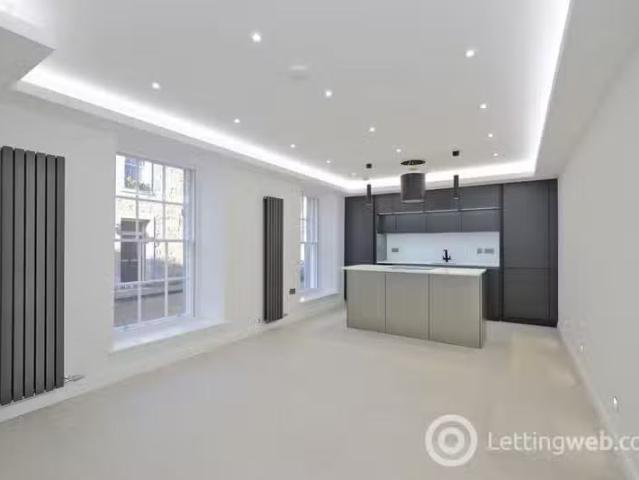 Charming 2 BR Property to rent in North Silver Street, Ground.
