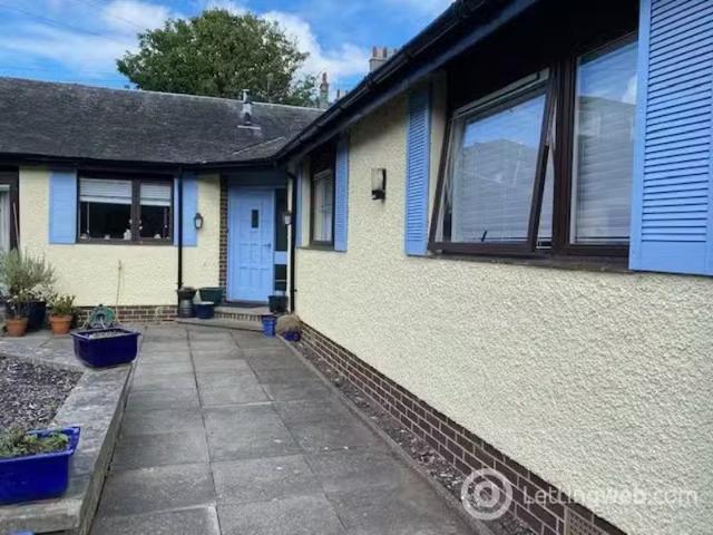 Cheap 2 BR Property to rent in Stunning Cottage