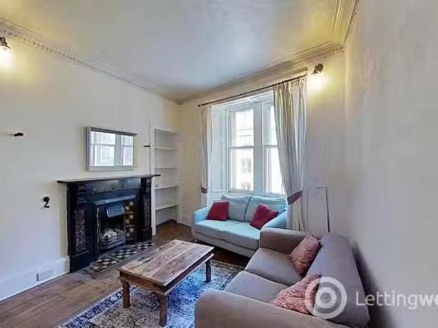 Just in! 2 BR Property to rent in St. Stephen Street, Edinburg.