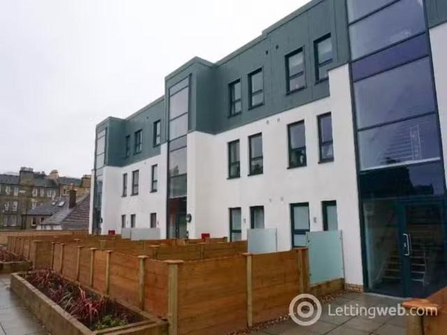 Cozy 2 BR Property to rent in Stoddart Way, Canonmills, Edinbu.