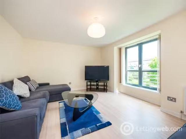Deal! 2 BR Property to rent in Papermill Wynd, Edinburgh, EH7