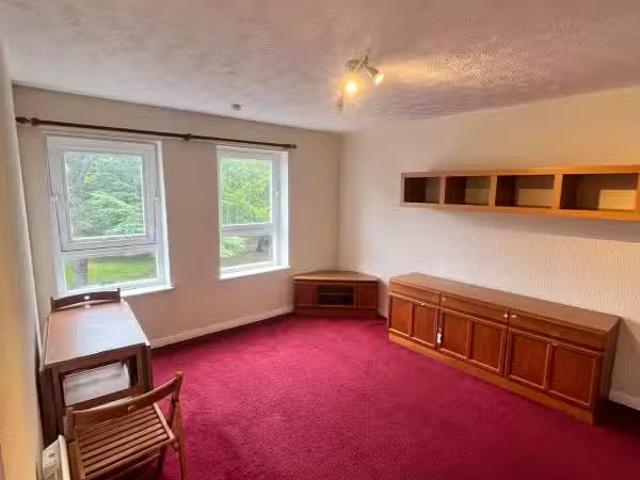For Rent! 2 BR Property to rent in Restalrig Drive, Edinburgh.