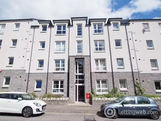 Charming 2 BR Property to rent in Urquhart Court, Urquhart Roa.