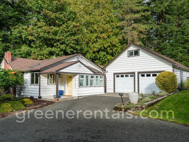 Charming 2BR 2BA Home Off Cooper Point Rd