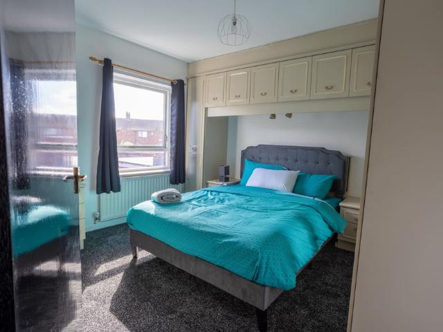 Charming 2BR Maisonette in Carlisle Center