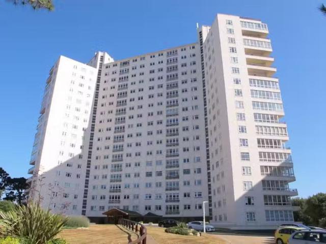 Charming 3 BA 3 bedroom apartment for rent in Manor Road, Bour.