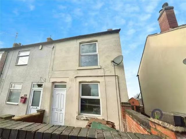Just in! 3 BA 3 bedroom end of terrace house for rent in Overs.