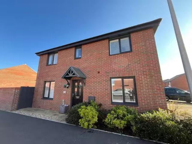 For Rent! 3 BA 3 bedroom house for rent in Penry Road, EXETER.