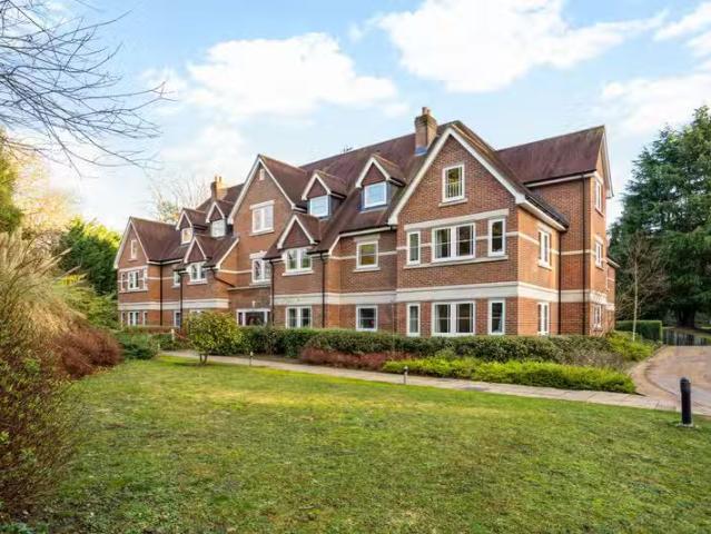 Just in! 3 BA 3 bedroom property to let in Lakewood, Fairmile.