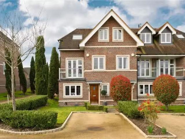 Just in! 3 BA 3 bedroom semi detached house for rent in Thomas.