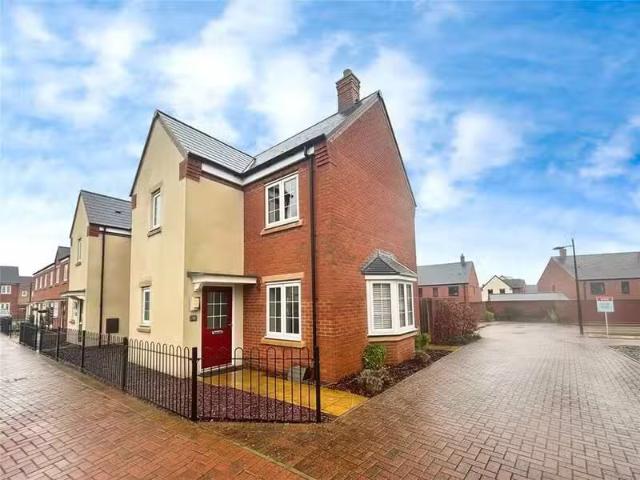 For Rent! 3 BA 3 bedroom Semi Detached House to rent, Crystal.