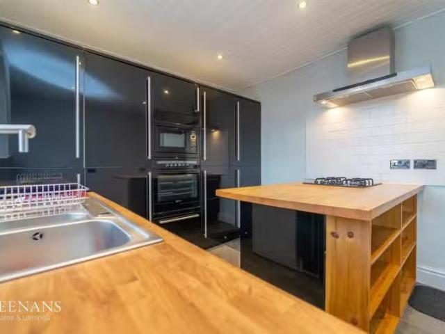 Nice 3 BA 4 bedroom terraced house for rent in Bank Hey Lane S.