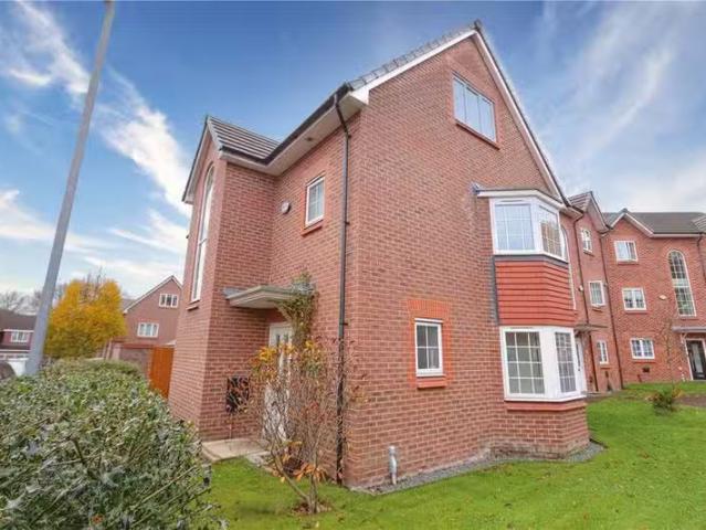 Nice 3 BA 4 bedroom Detached House to rent, Boothdale Drive, A.