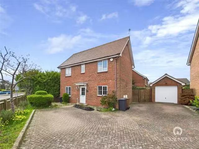 Cheap 3 BA 4 bedroom Detached House to rent, Jenner Road, Gorl.