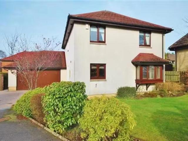 Unique 3 BA 4 bedroom detached house for rent in Murieston Par.