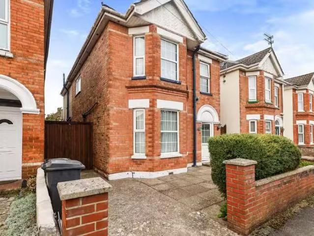 Just in! 3 BA 4 bedroom detached house for rent in Orcheston R.