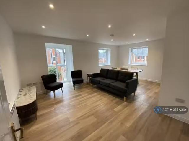 Charming 3 BA 4 bedroom penthouse for rent in Colchester, Colc.