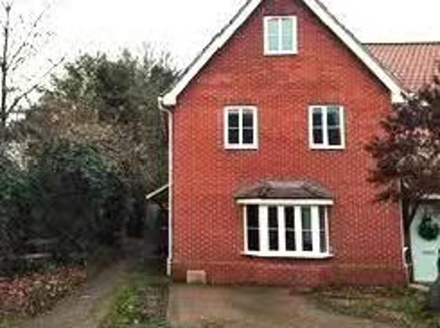 Deal! 3 BA 4 bedroom semi detached house for rent in Ballingdo.