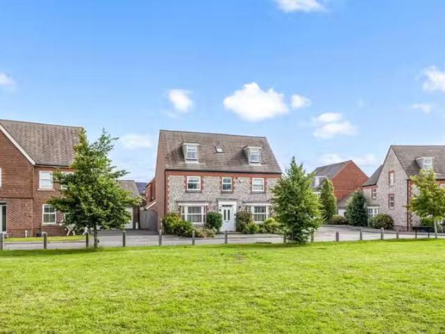 Charming 3 BA 5 bedroom detached house for rent in Maude Singe.