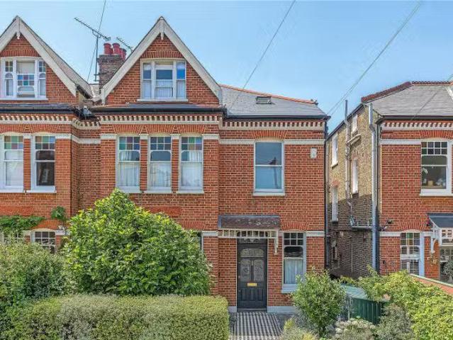 Charming 3 BA 5 bedroom property to let in Bushnell Road, Lond.