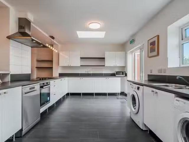 Cheap 3 BA 6 bedroom terraced house for rent in Harborne Lane.