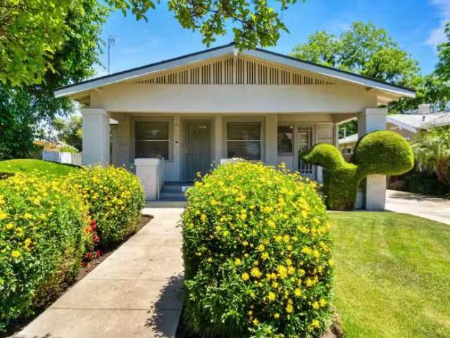 Charming 3 Bed, 1 Bath Home in Fresno Available 7/1/24 $200.