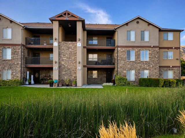Charming 3 Bed, 2 Bath Condo in Pleasant Grove