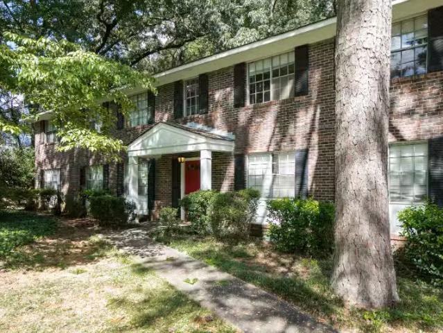 Charming 3 Bed, 2 Bath in Decatur Available Now $1895/mo 46.