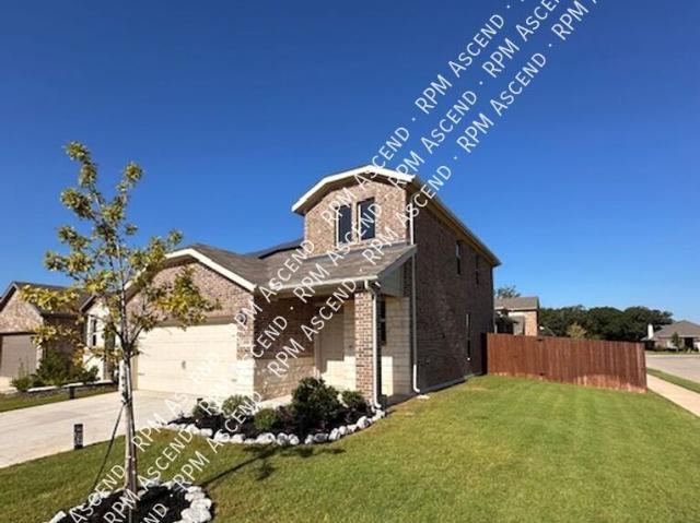 Charming 3 Bed, 2.5 Bath Home for Lease in Aubrey, TX
